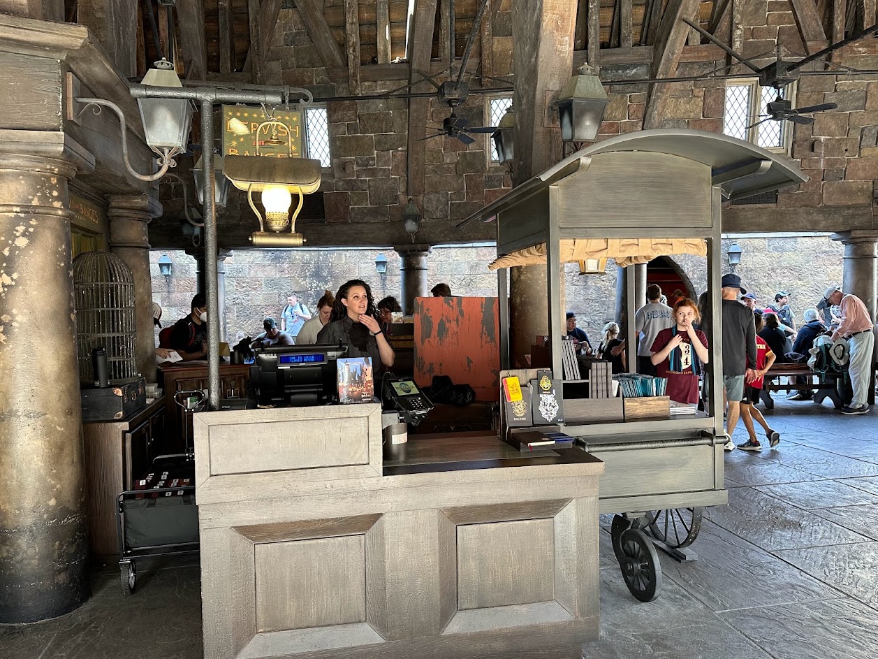 New Owl Stand Installed in Hogsmeade at Wizarding World of Harry Potter ...