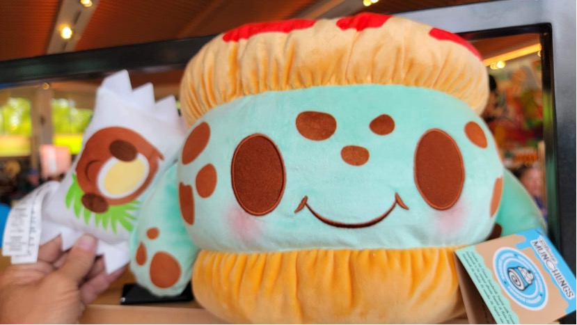 New Street Food Disney Munchlings And Tumbler Spotted At Walt Disney ...