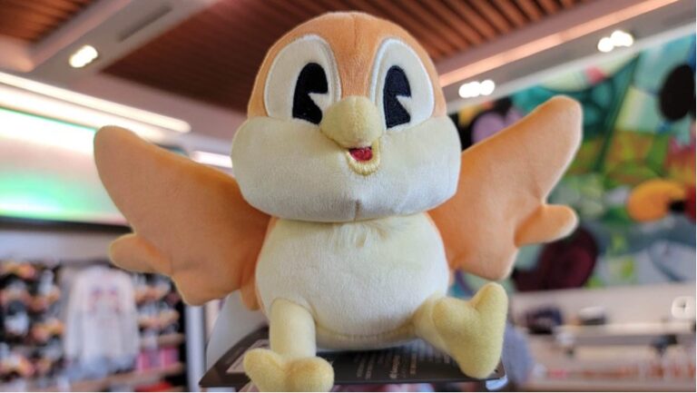 New Adorable Chuuby Shoulder Plush Landed At Epcot! | Chip and Company