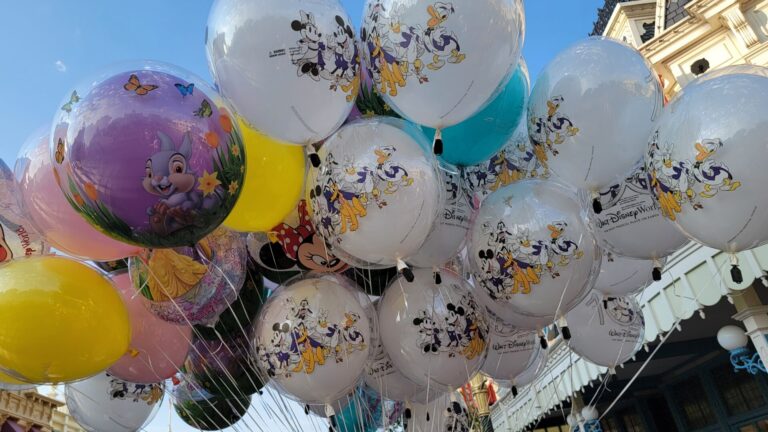 New Disney100 Balloons Featuring Mickey & Minnie Float into the Magic ...