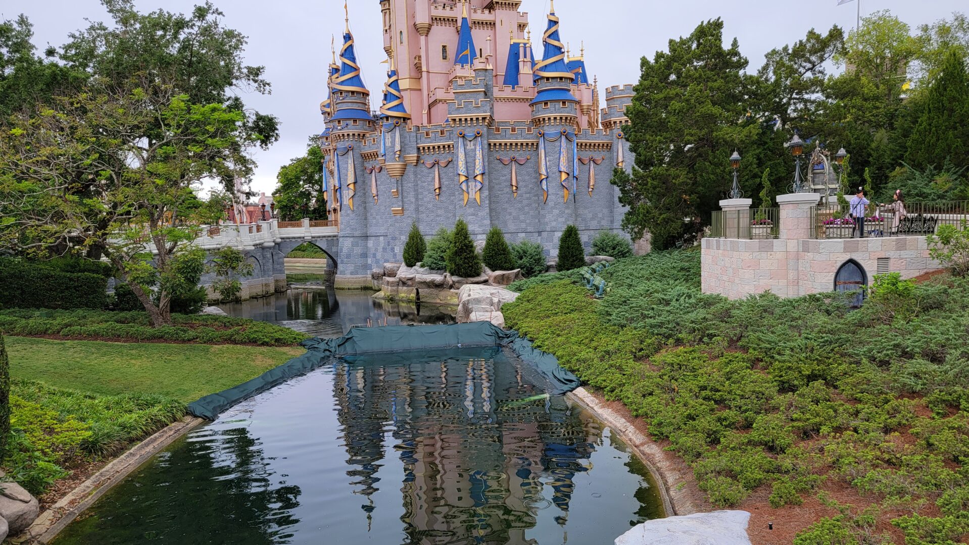 Cinderella Castle Moat Drained as Remaining Disney World 50th ...