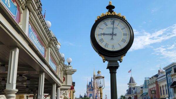Main Street USA Clock Returns to the Magic Kingdom | Chip and Company