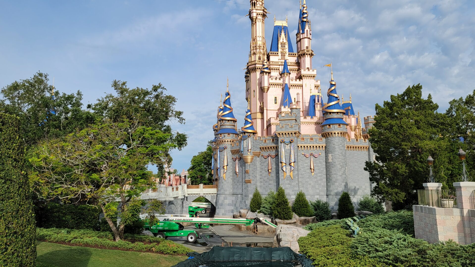 More Disney World 50th Anniversary Decorations Removed from Cinderella ...