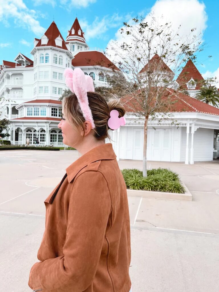 Adorable Mickey Mouse Claw Clip For A Magical Hairstyle! | Chip and Company