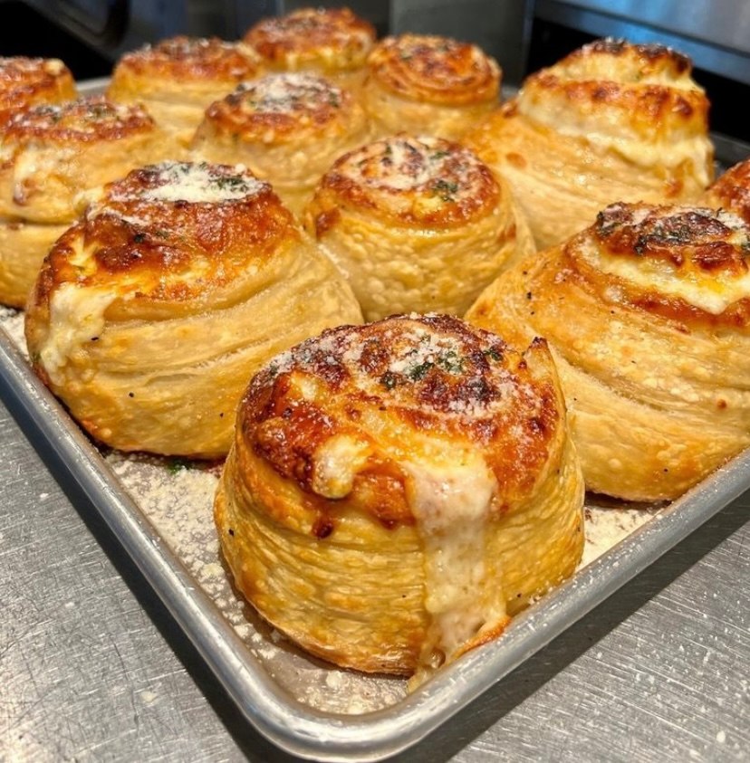 You need to try the New Bun Giorno buns at Pizza Ponte in Disney ...