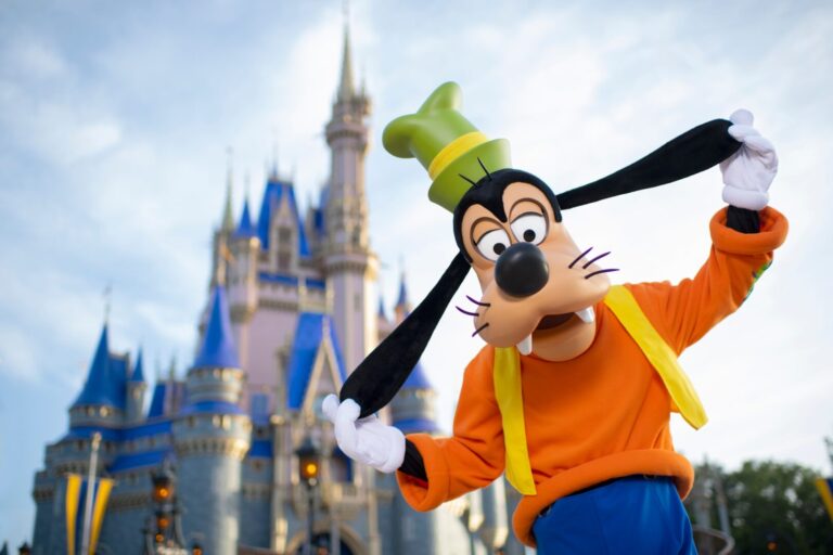 Disney Celebrates Goofy's Birthday with Treats & More | Chip and Company