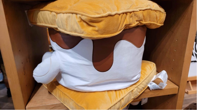 Super Sweet Baymax S'mores Munchling Plush To Take Home! | Chip and Company