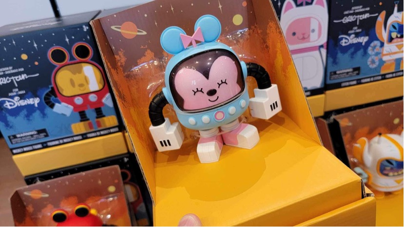 New Disney Characters Astronaut Vinyl Figures By Eric Tan Now At Walt ...
