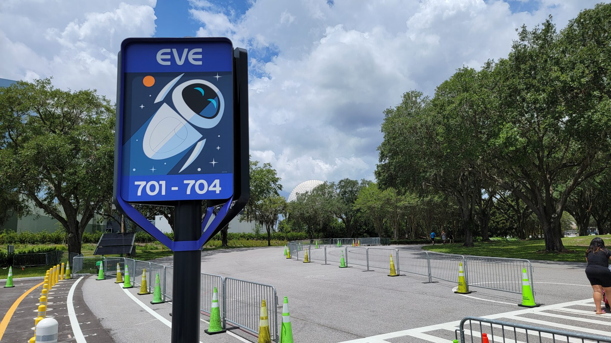Disney Opens Eve Parking Lot in EPCOT | Chip and Company