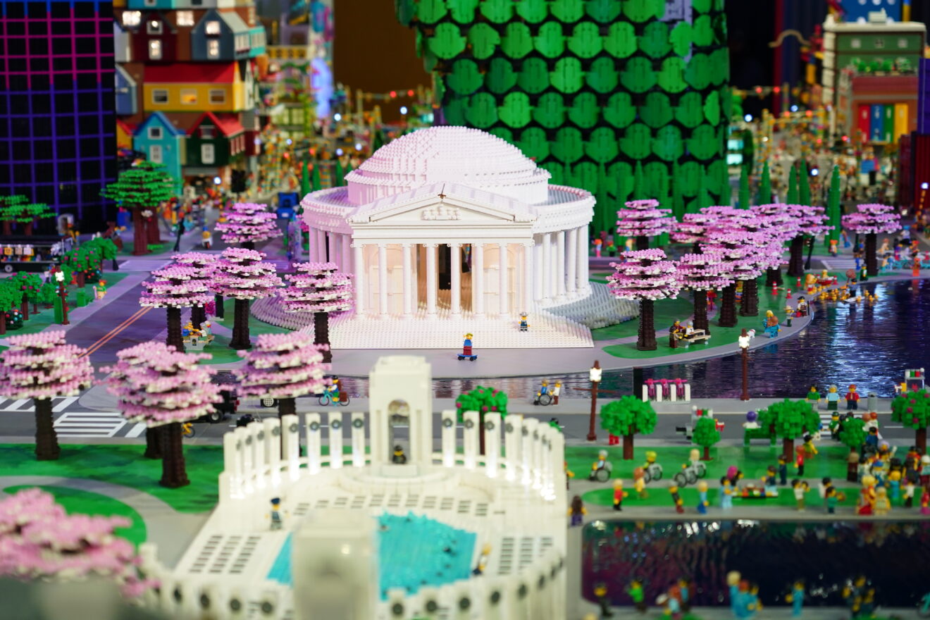 LEGO Discovery Center Washington, D.C. Unveils Mini World Ahead Of ...