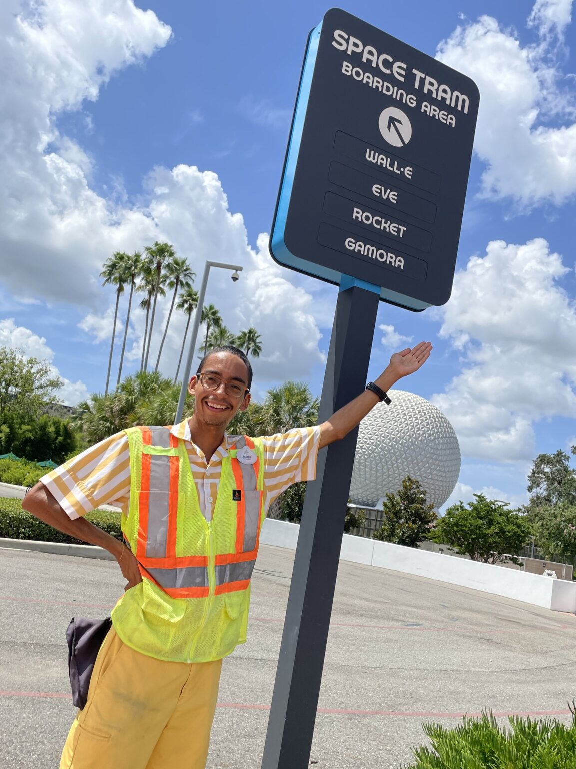 Parking Lot Trams will return to EPCOT and Hollywood Studios this ...