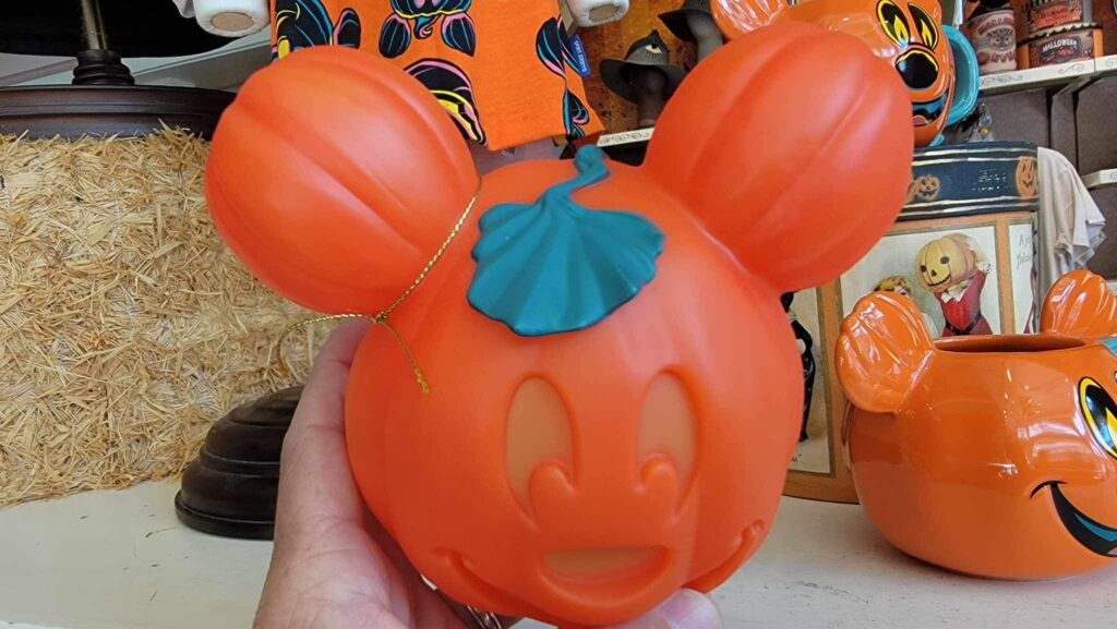 New Mickey Mouse Jack-O-Lanterns At Walt Disney World! | Chip and Company