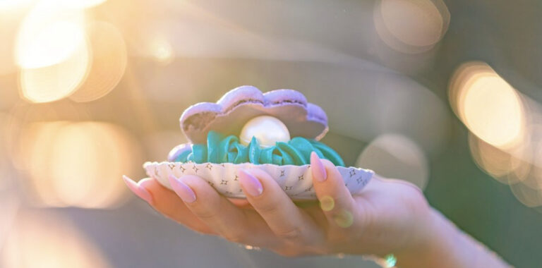 Go Under the Sea with the NEW Purple Pineapple Shell Macaron | Chip and ...