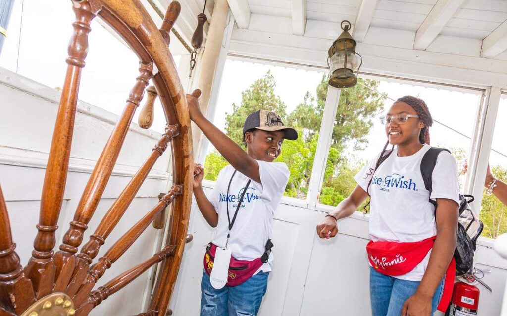 Princess Tiana & Disneyland Cast Members Make Dream Come True for Make ...