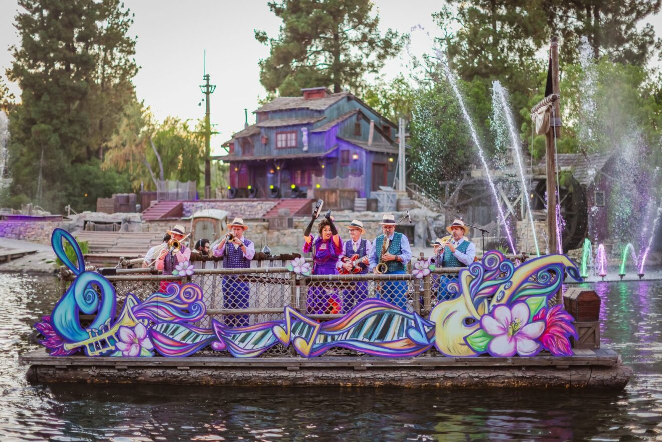 Video: Queenie and the Jambalaya Jazz Band Now Performing in Disneyland ...