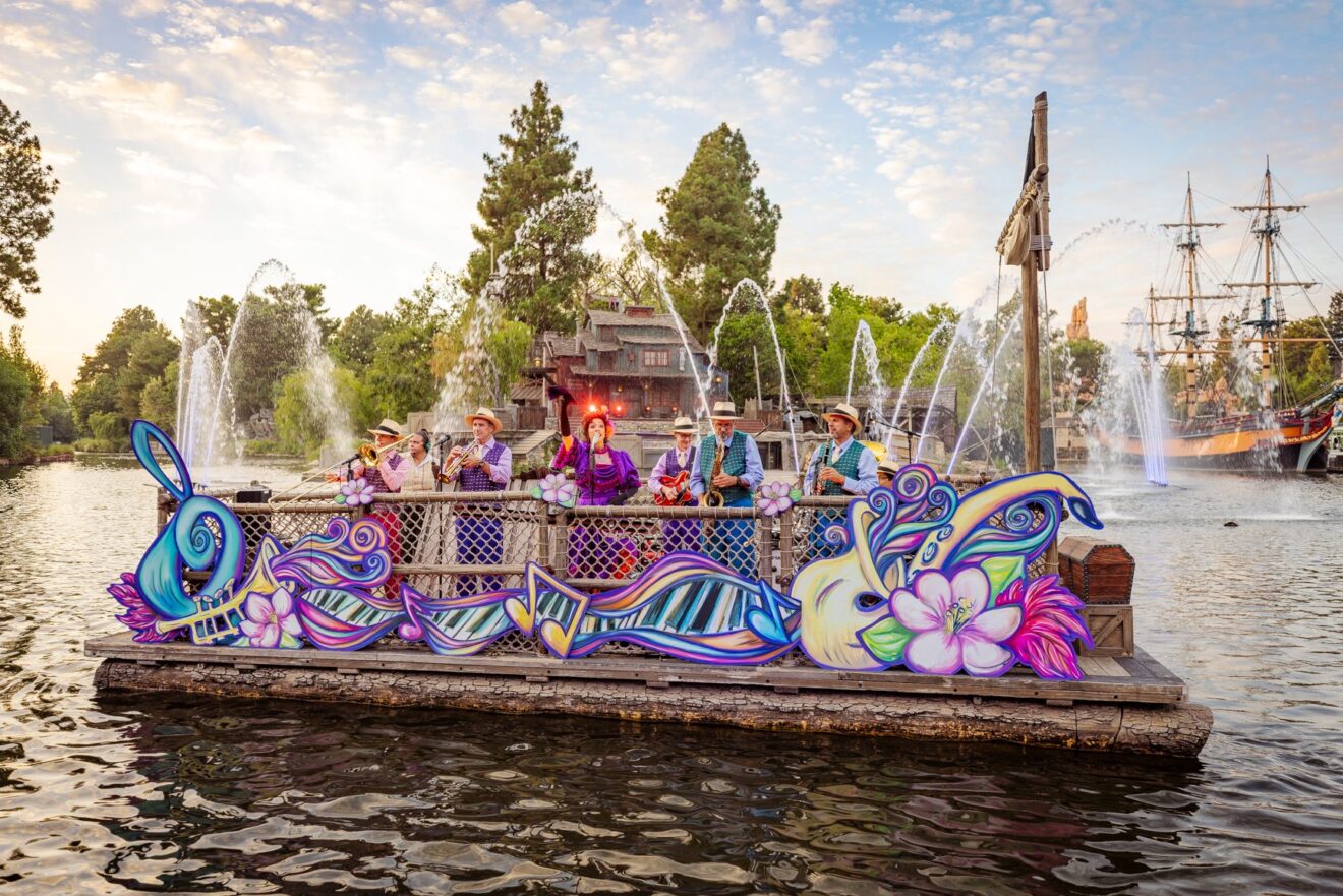 Video: Queenie and the Jambalaya Jazz Band Now Performing in Disneyland ...
