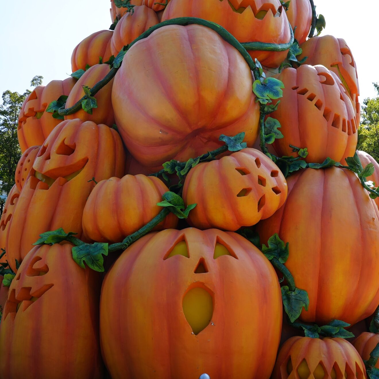 Dollywood Harvest Festival Begins Today Through October 30th | Chip and ...