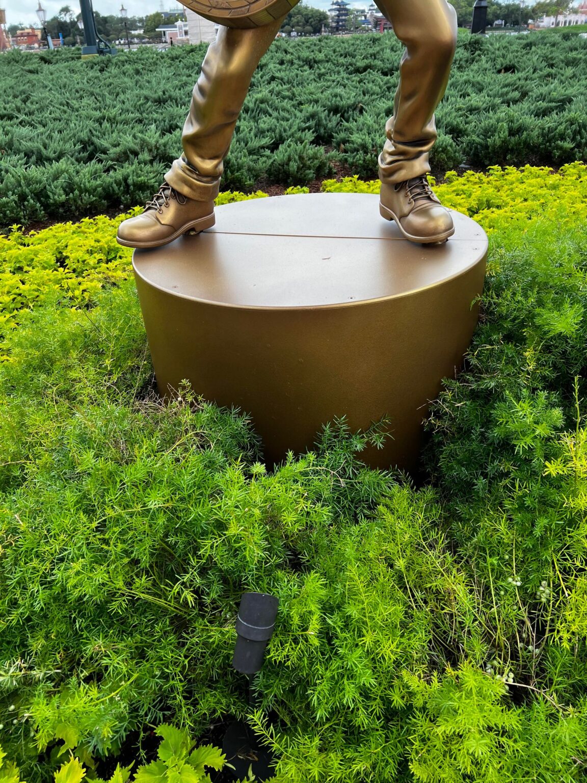 Disney World 50th Anniversary Medallions Removed from Disney Statues ...