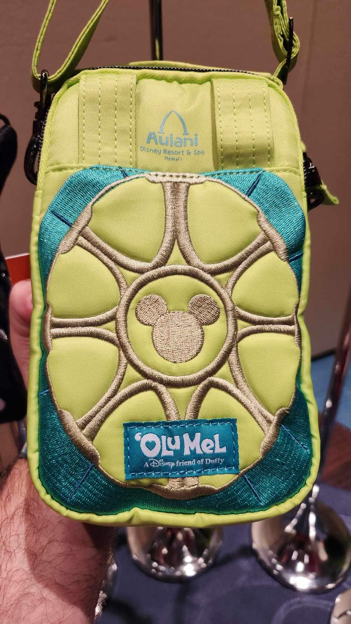 New Lug Disney Bags At Destination D23! | Chip and Company