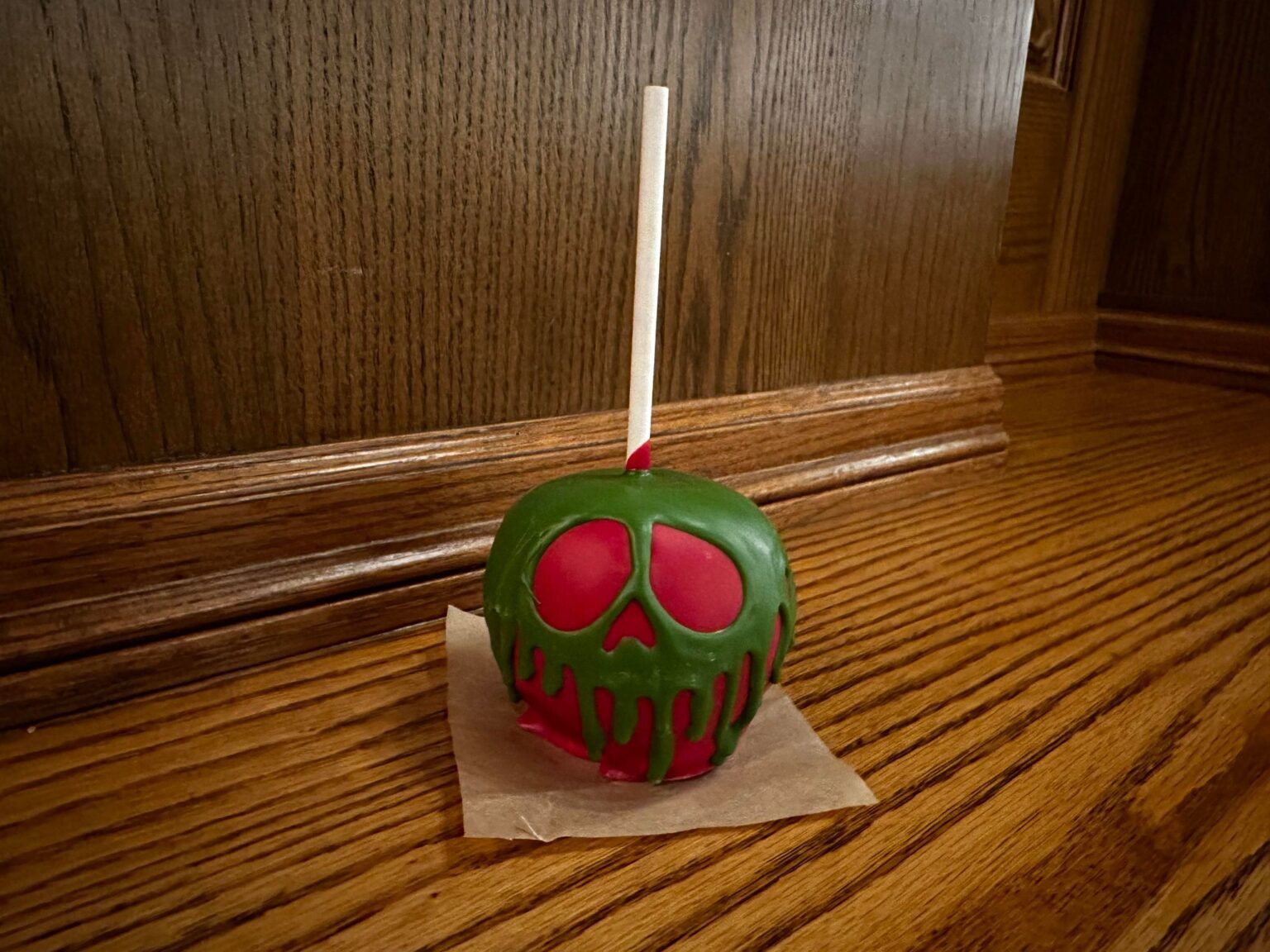 New Spooky Snow White Poison Skull Apple at Disneyland | Chip and Company