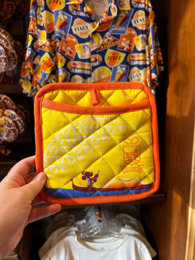 New Mickey And Minnie Italy Collection Spotted At Epcot! | Chip and Company