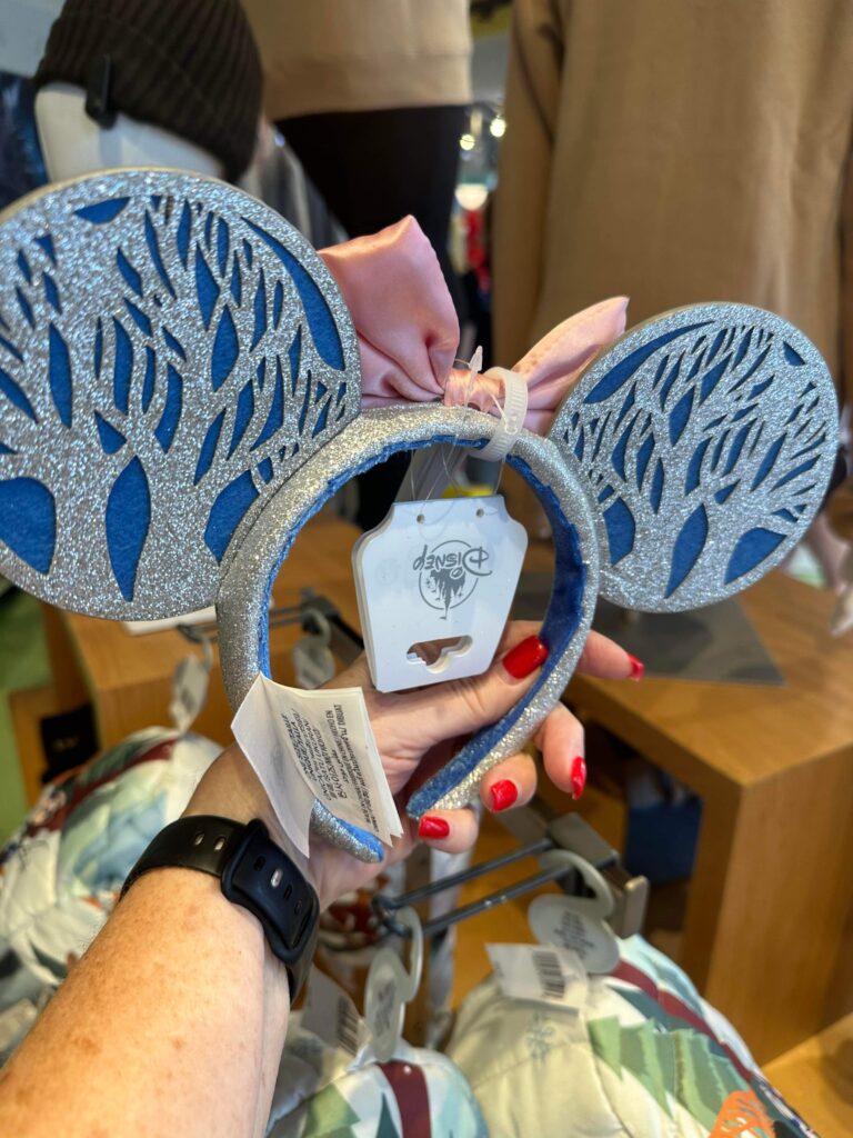New Mickey And Minnie Holiday Ear Headband Spotted At Walt Disney World ...