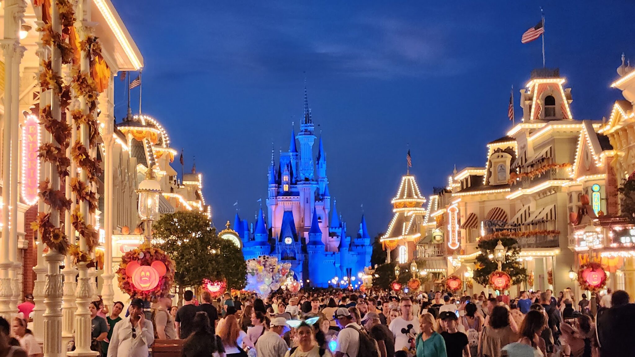Disney Extends Theme Park Hours for Magic Kingdom and Animal Kingdom in ...