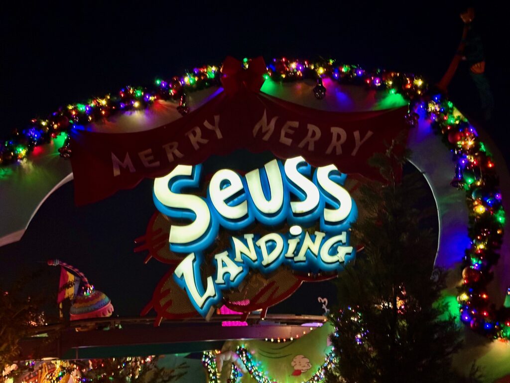universal-holiday-decorations-seuss-landing-1