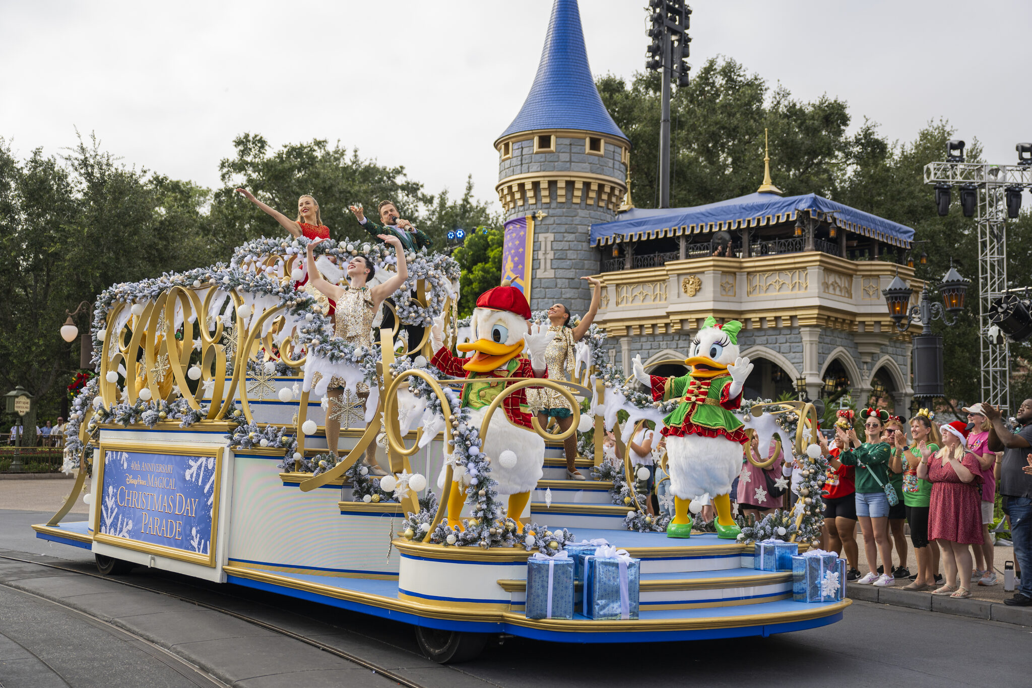 Tune in for the 40th Anniversary of 'Disney Parks Magical Christmas Day ...