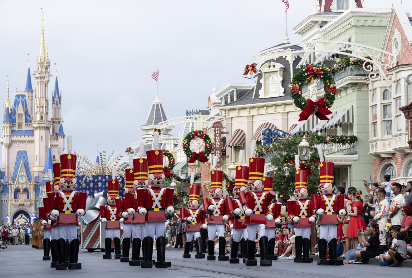 Tune in for the 40th Anniversary of 'Disney Parks Magical Christmas Day ...