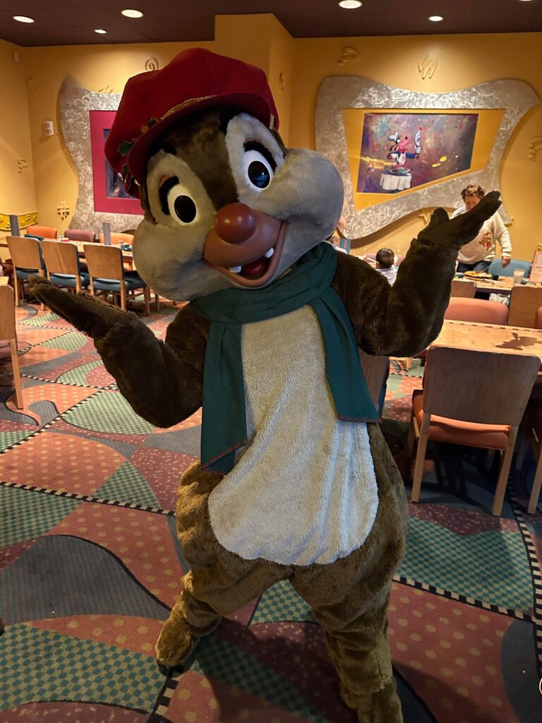 Goofy's Kitchen Holiday Dinner Buffet at the Disneyland Hotel | Chip ...