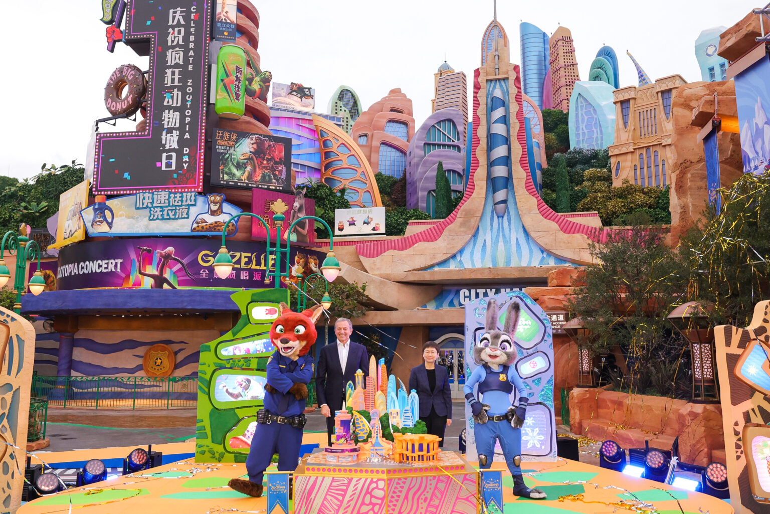 Zootopia at Shanghai Disneyland Officially Opens TODAY! | Chip and Company