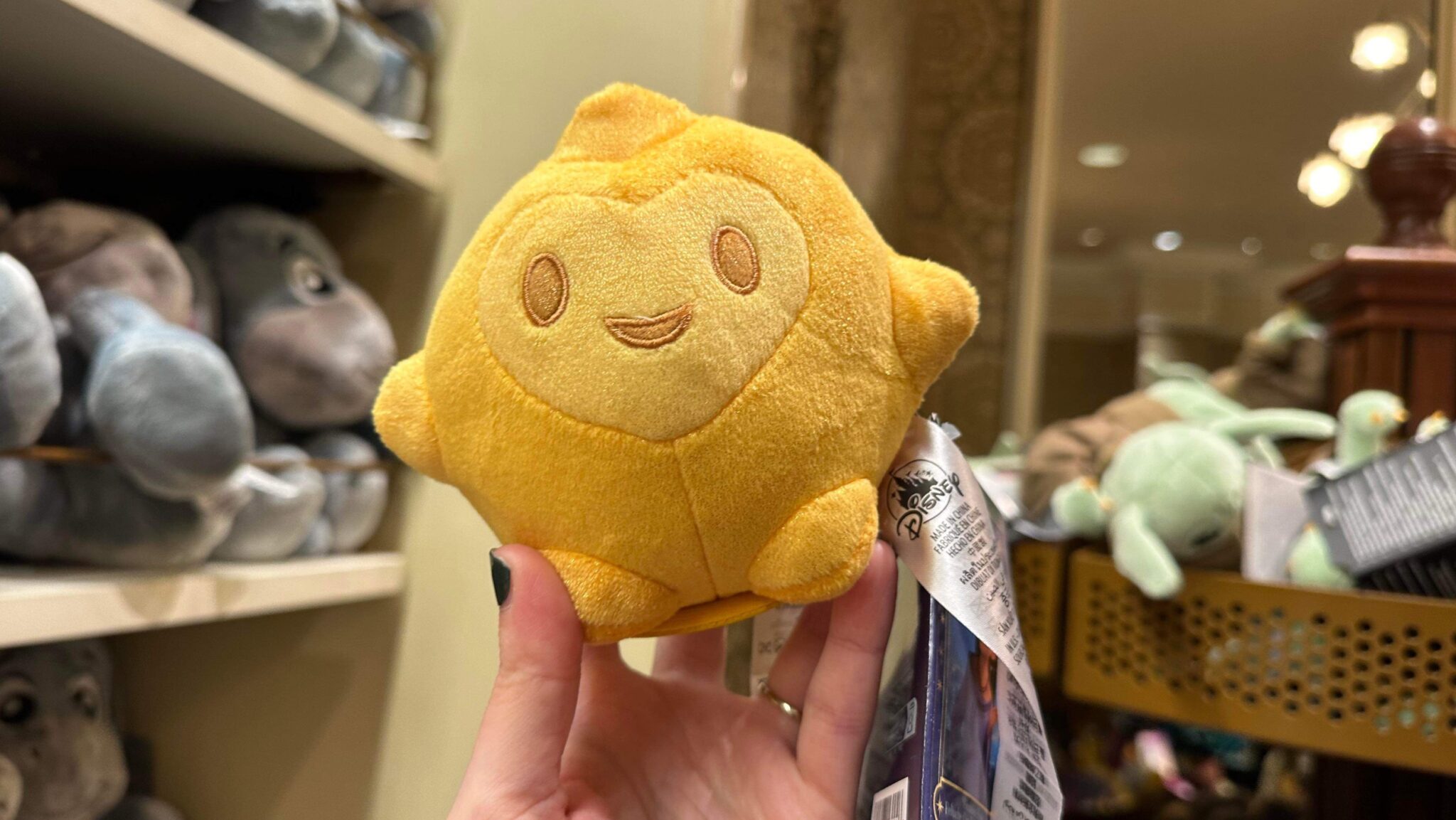 Wish Star Shoulder Plush Spotted At Magic Kingdom! | Chip and Company