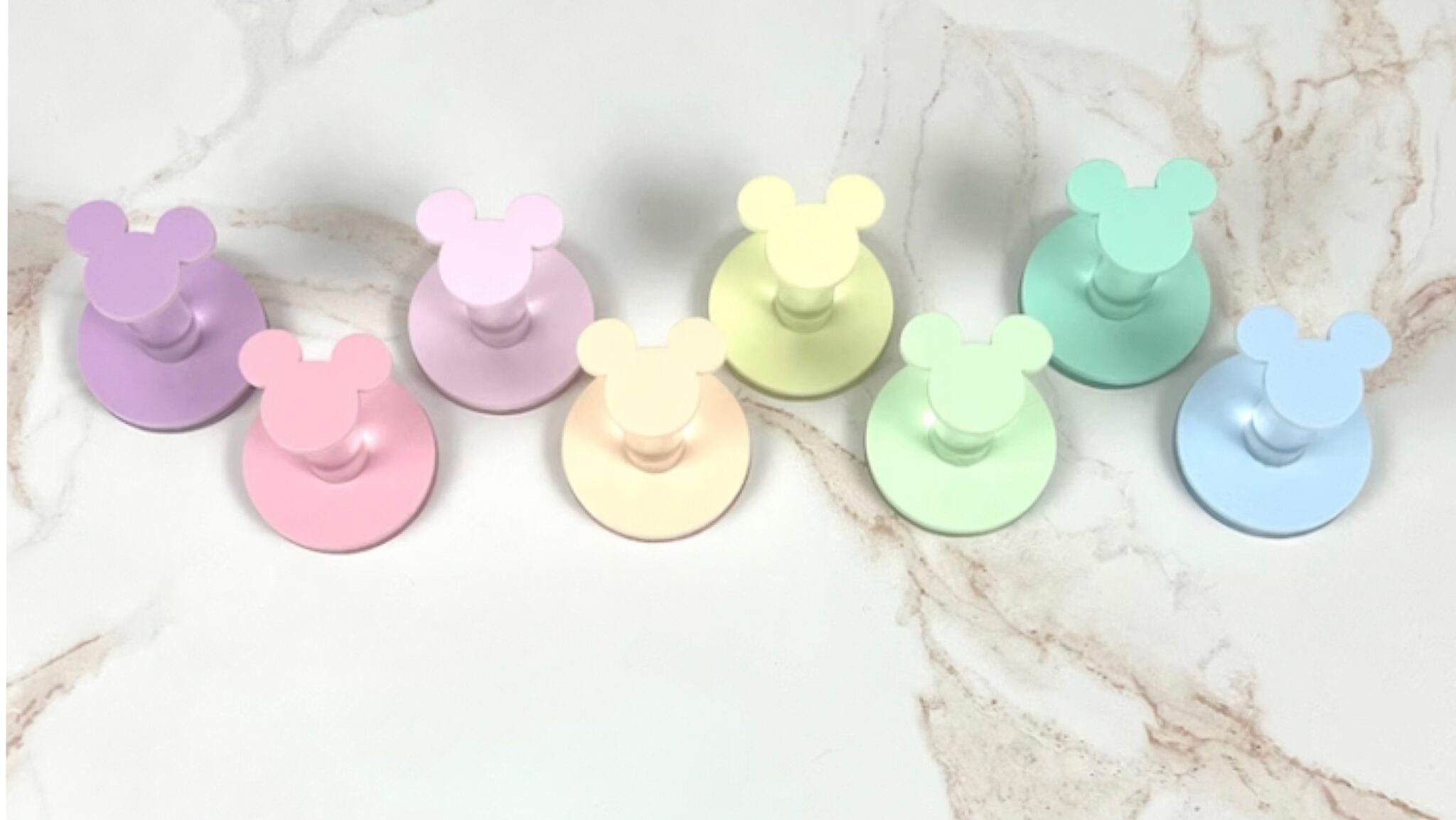 Adorable Mickey Mouse Acrylic Hooks To Add Magic To Your Room! | Chip ...