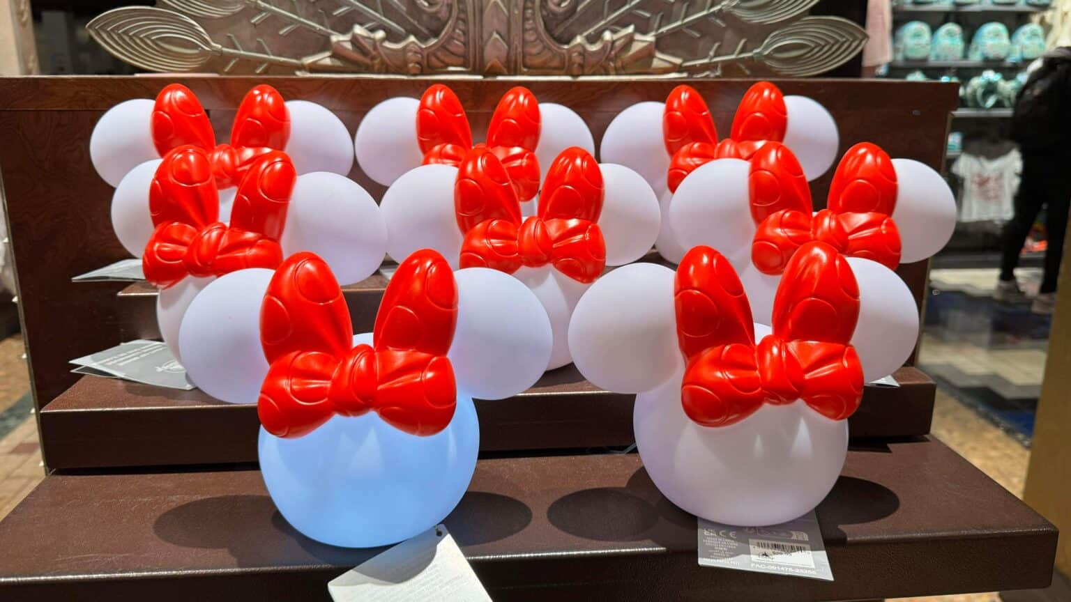 Minnie Mouse Night Light Spotted At Hollywood Studios! | Chip and Company