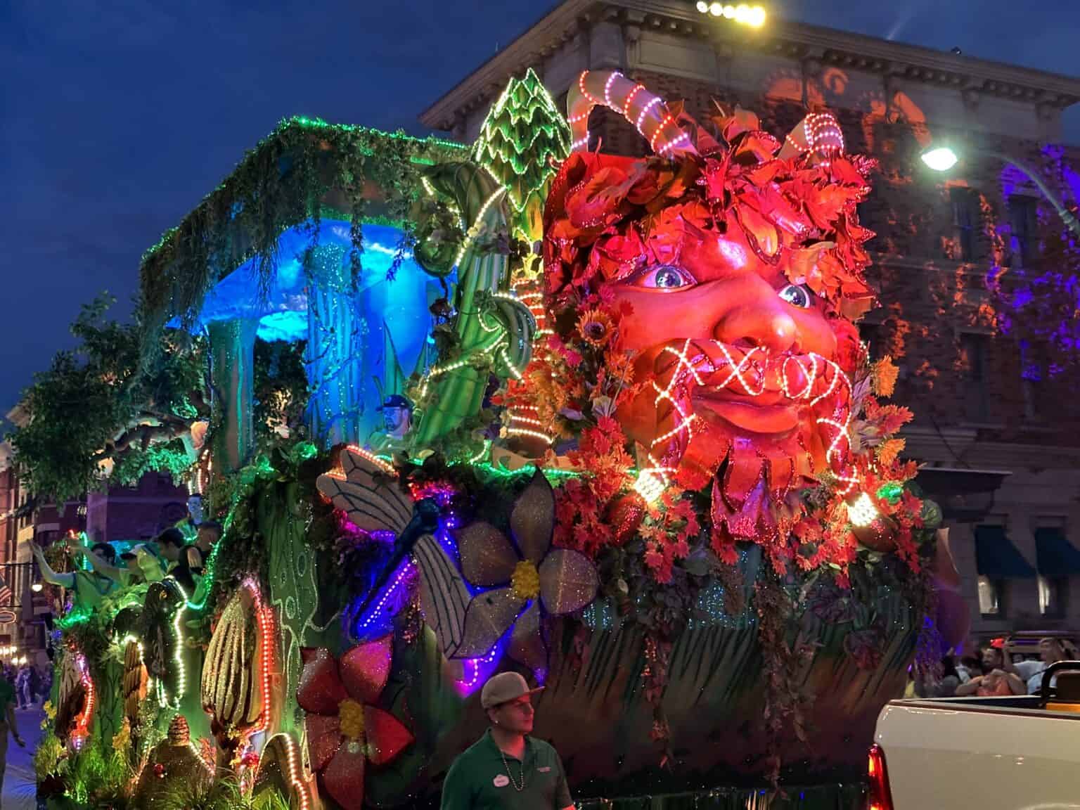 How Universal Orlando Brings the Mardi Gras Parade Floats to Life ...