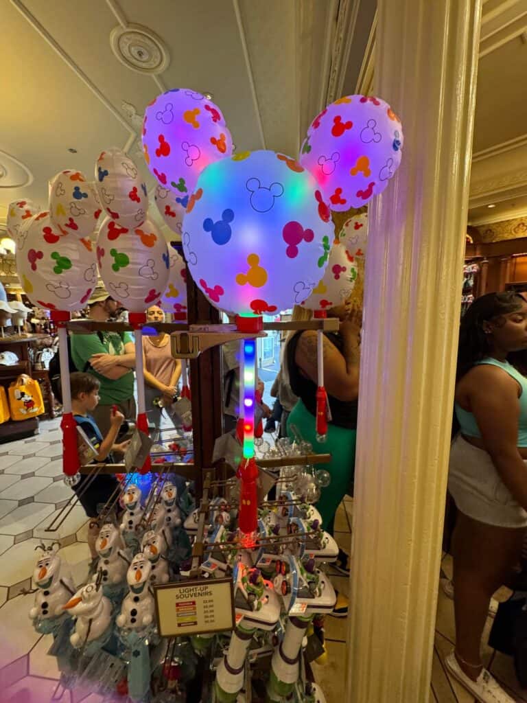 New Inflatable Mickey Mouse Balloon Glow Wand Spotted At Magic Kingdom ...