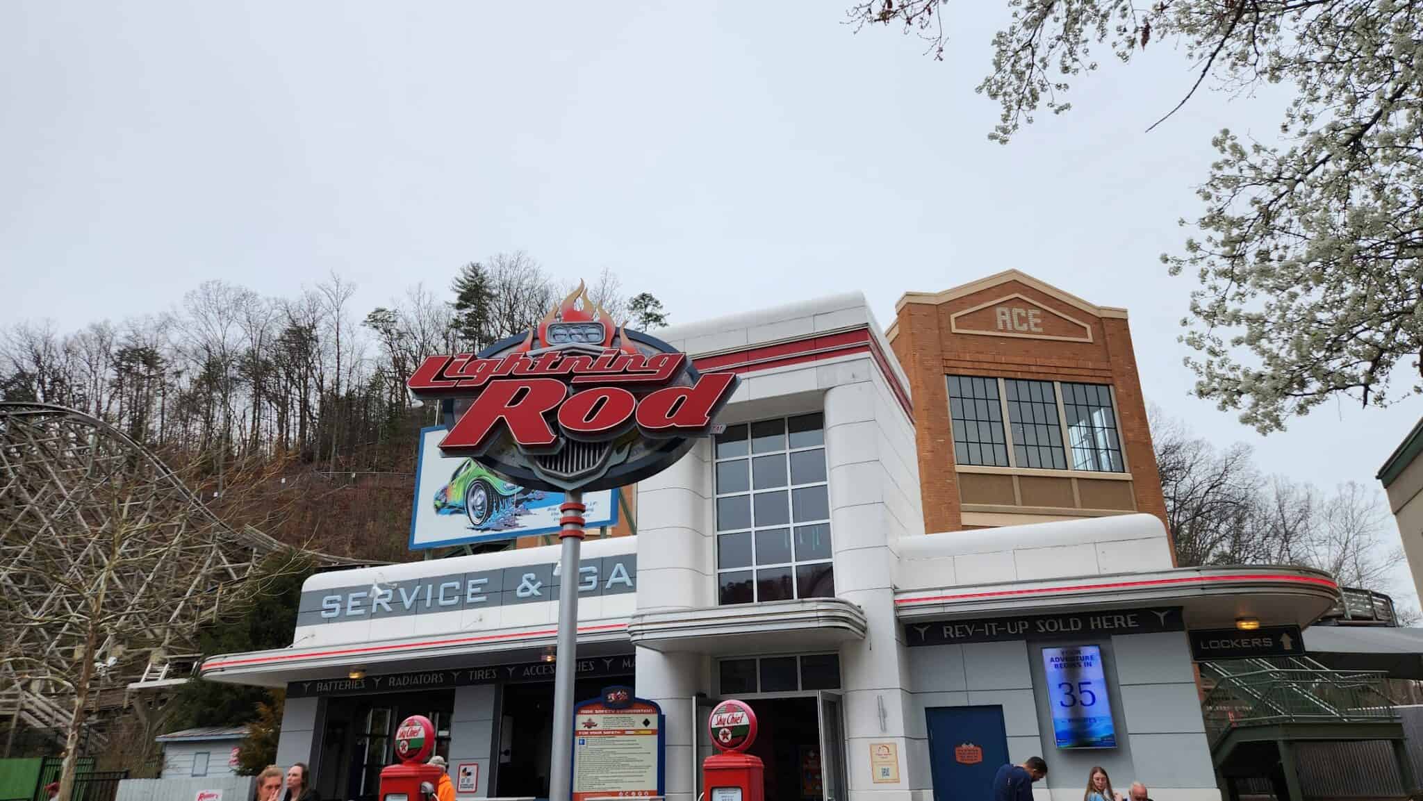 Dollywood Sweeps USA Today's 10Best Awards Nominations | Chip and Company