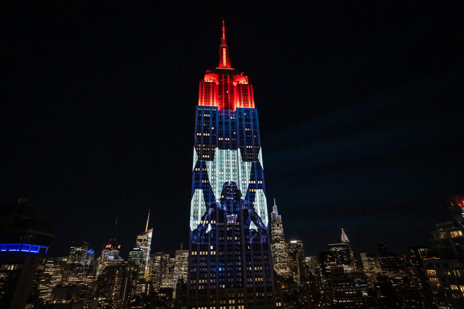 Star Wars Takes Over the Empire State Building in New York City | Chip ...