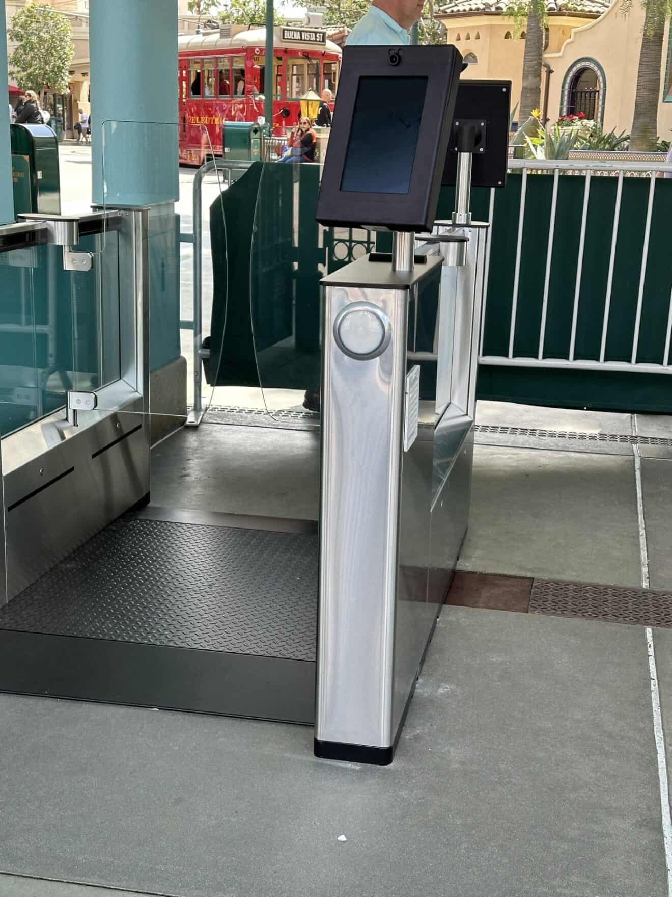 New Turnstiles with MagicBand Touchpoints Debut at Disneyland | Chip ...