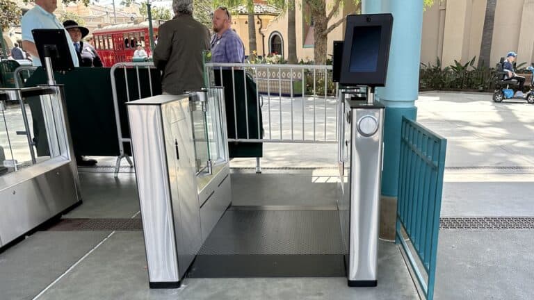 New Turnstiles with MagicBand Touchpoints Debut at Disneyland | Chip ...