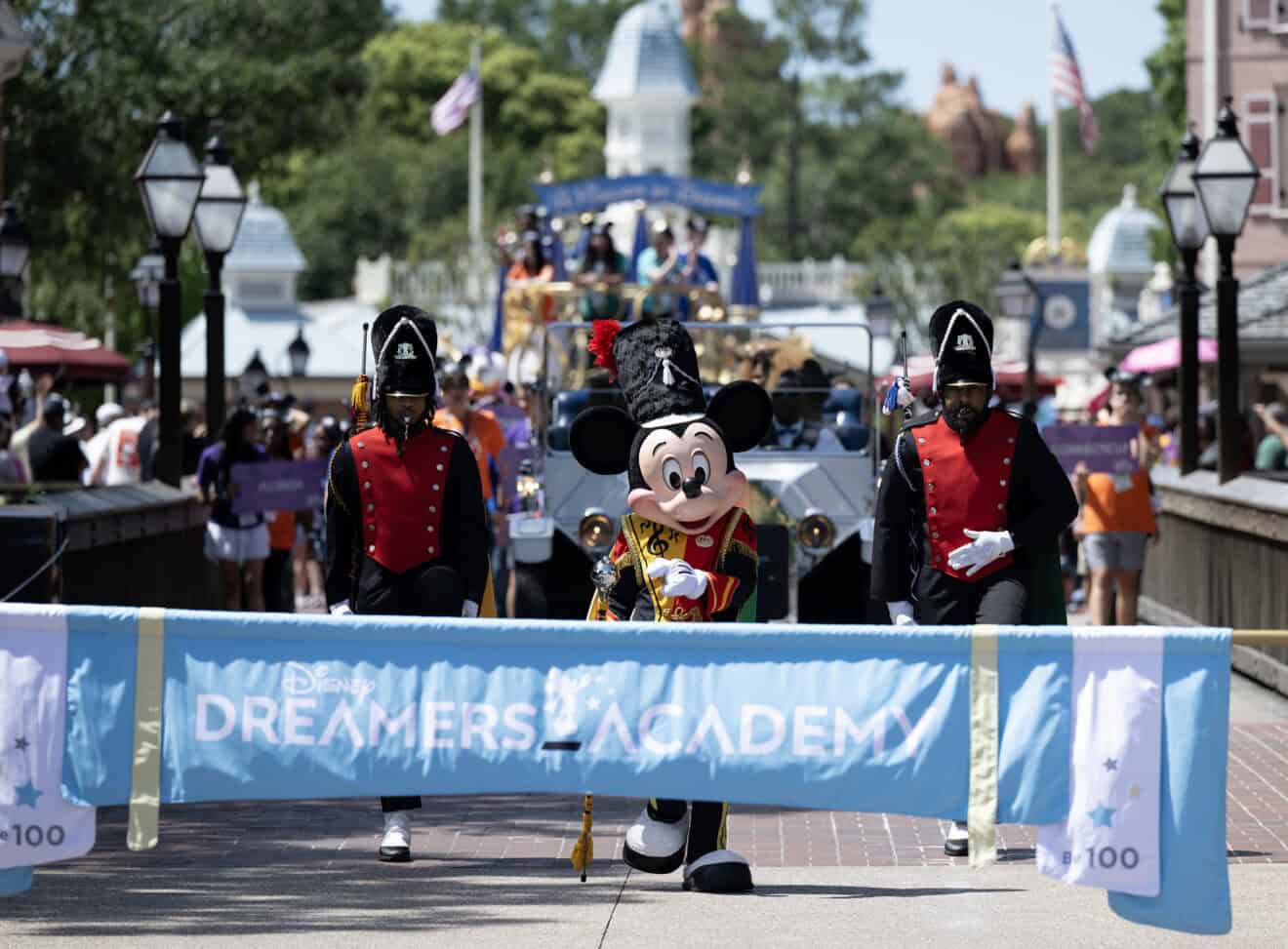 100 High School Students Take Part in Disney Dreamers Academy Parade at ...