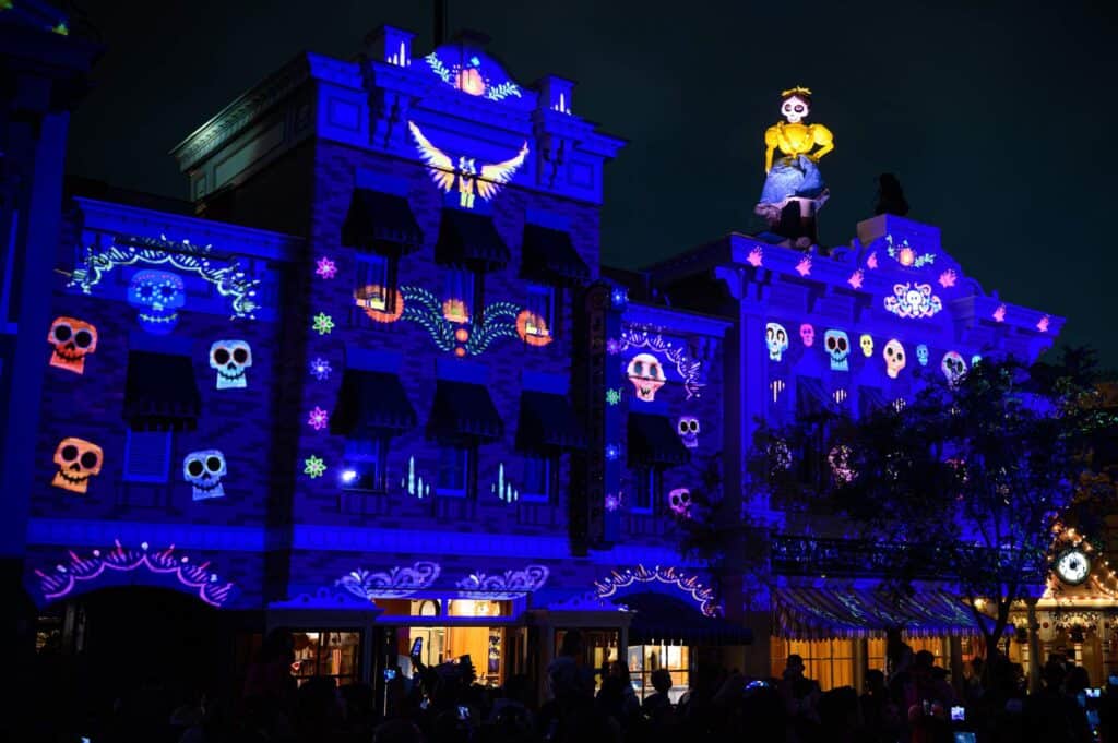 First Look at ‘Together Forever - A Pixar Nighttime Spectacular’ | Chip ...