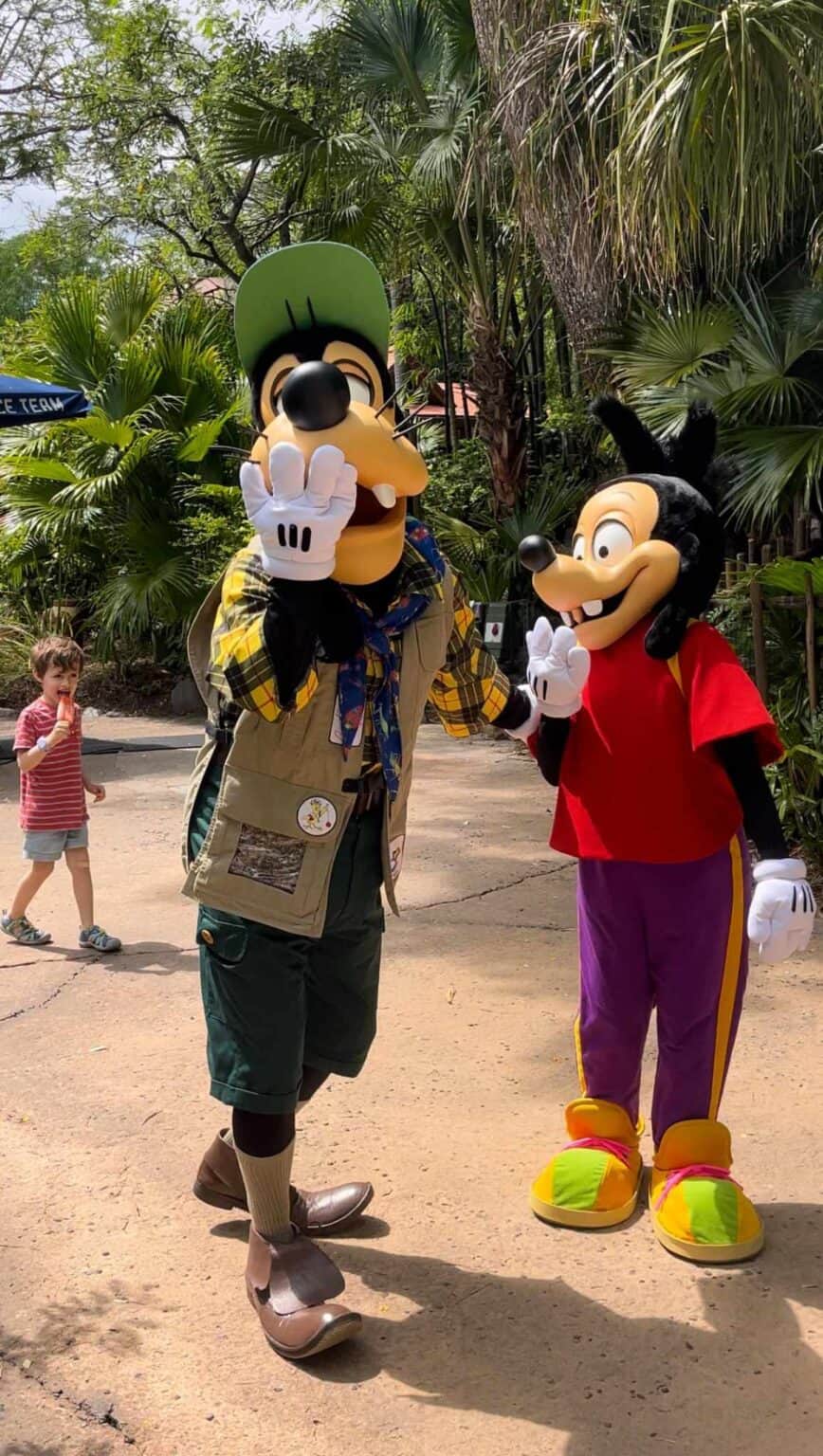 Goofy & Max make Surprise Appearance at Disney's Animal Kingdom for ...
