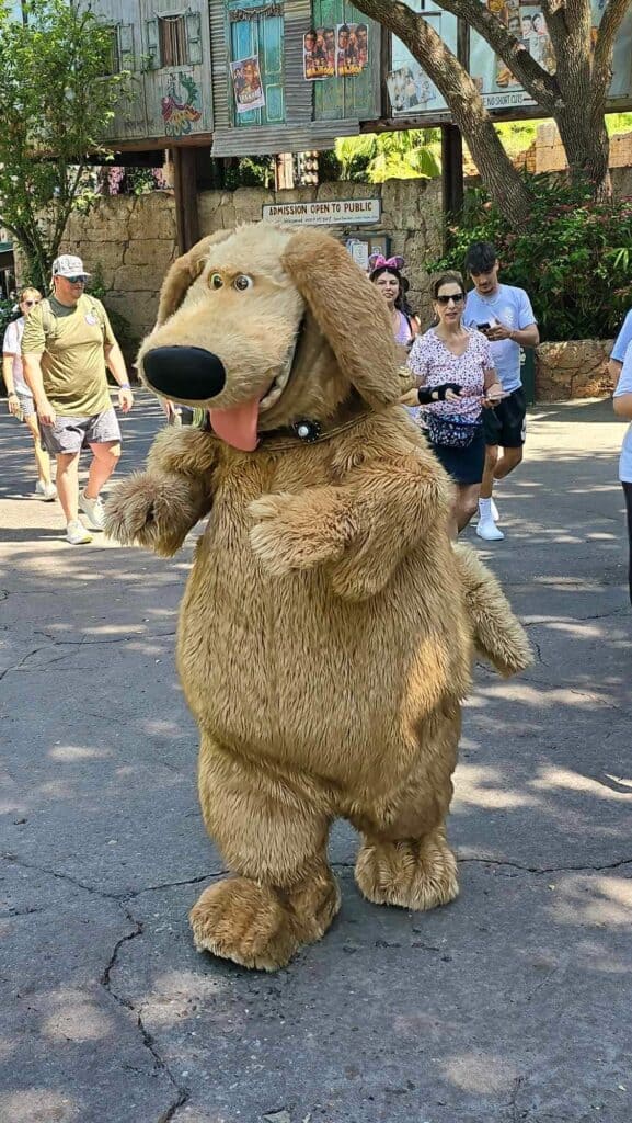 Talking Dug Makes his Animal Kingdom Debut | Chip and Company