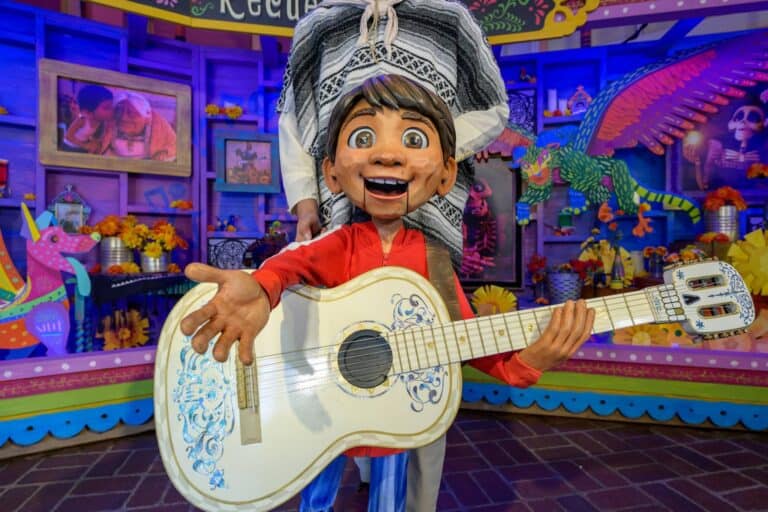 Fall Favorites Returning to Disneyland this Halloween | Chip and Company