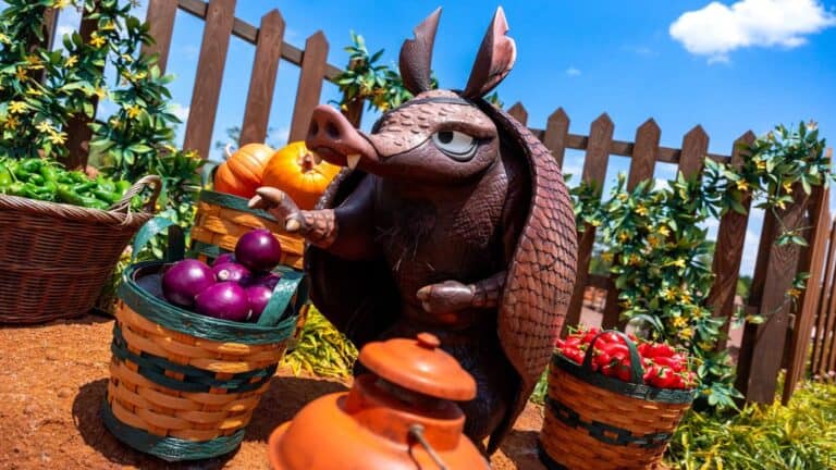 Who is Lari the Armadillo in Tiana's Bayou Adventure? | Chip and Company