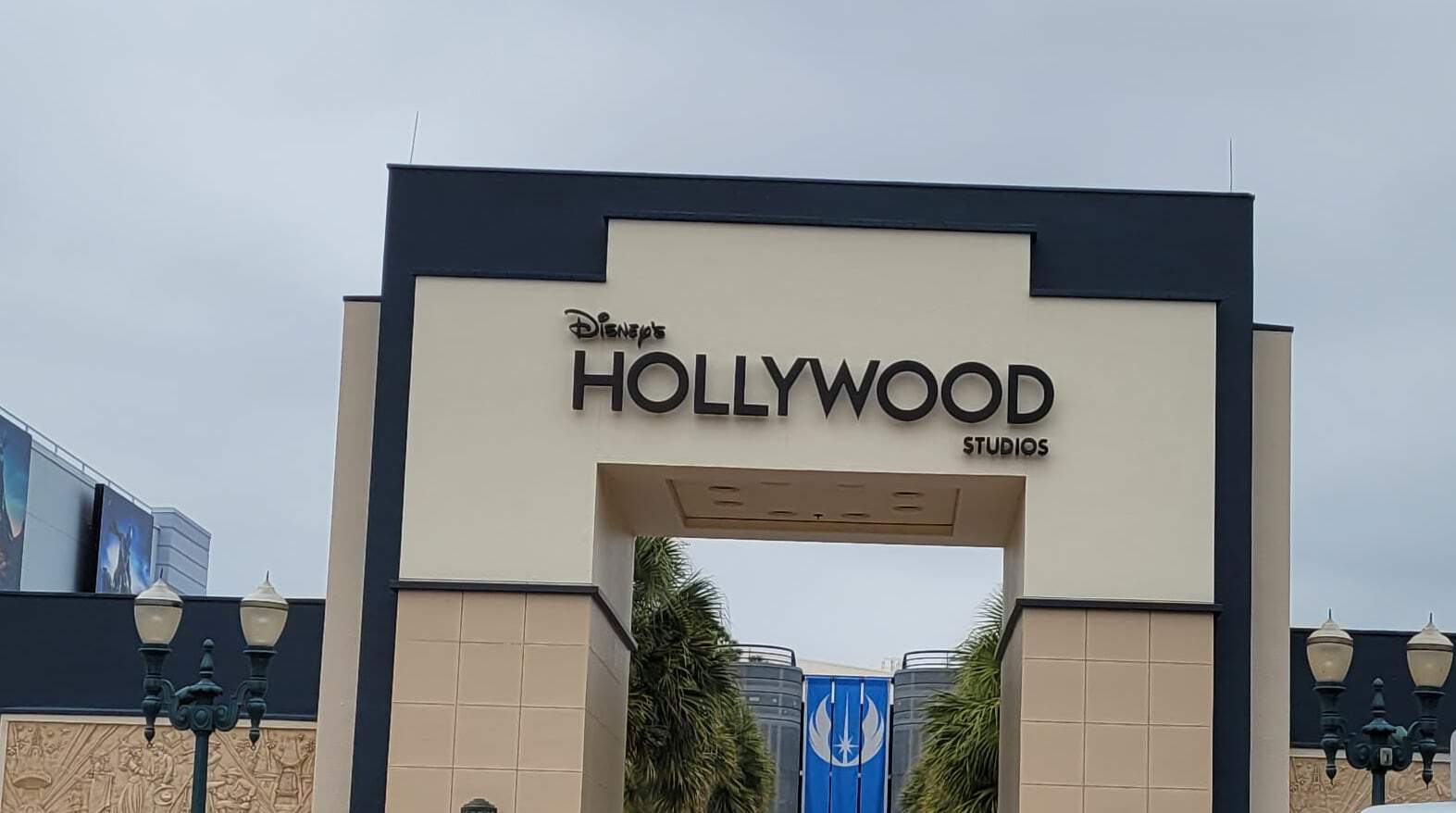 Disney-World-Cast-Members-Pass-Out-from-the-Heat-According-to-Union-Rep-2