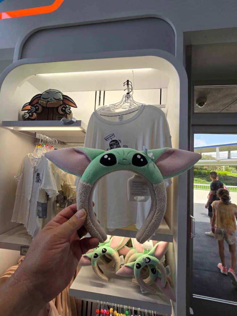Baby Yoda Gets a Glow-Up: New Grogu Ear Headband Delights Fans at Magic ...