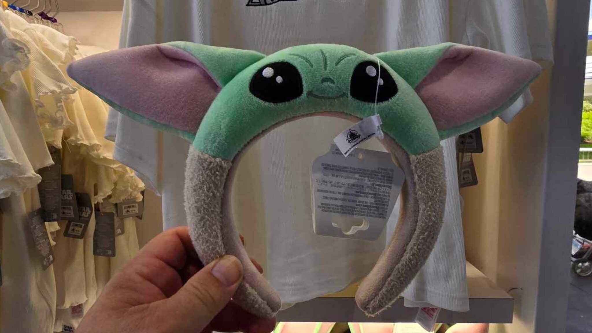 Baby Yoda Gets a Glow-Up: New Grogu Ear Headband Delights Fans at Magic ...
